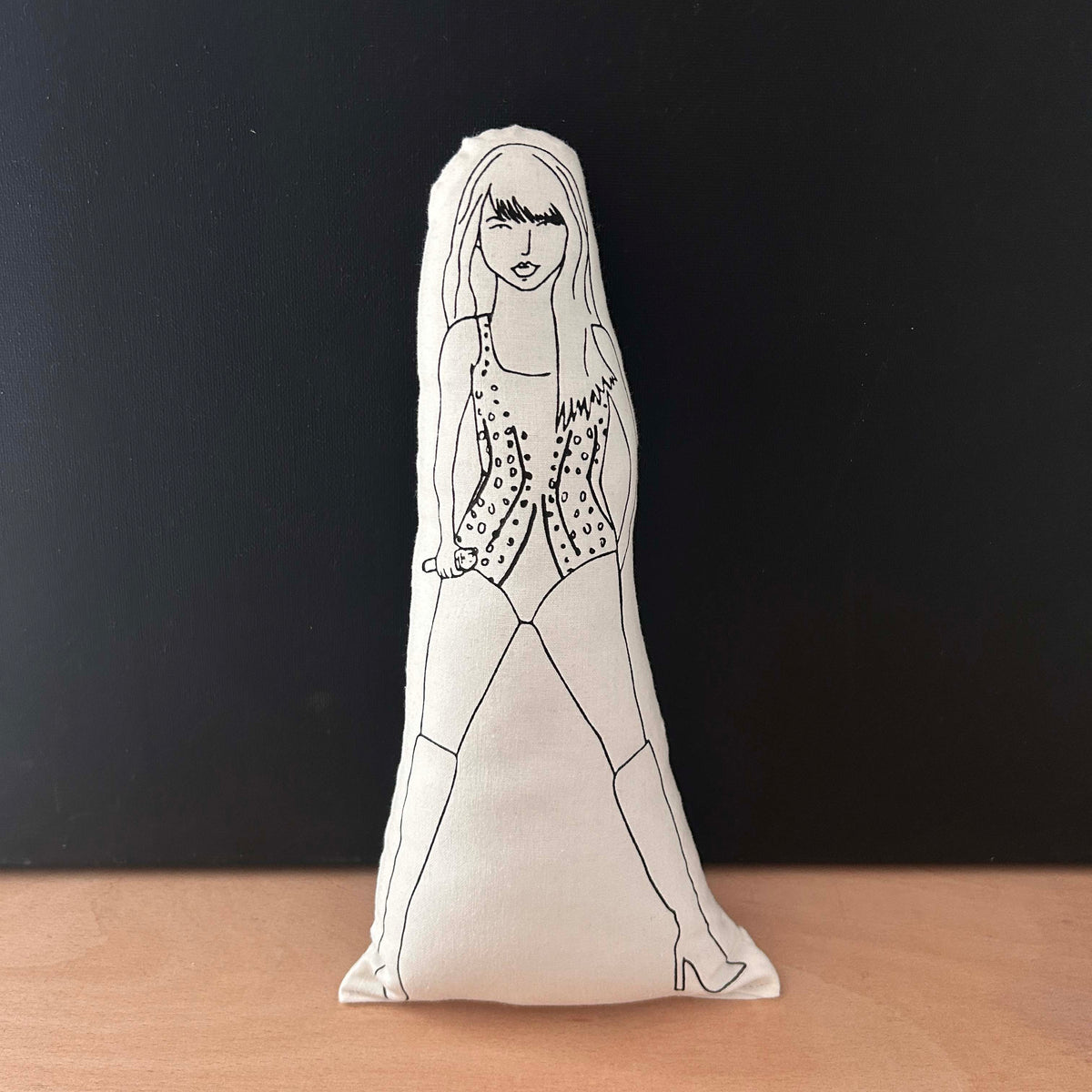 Taylor Swift - Cushion Idol – Fat Hen And Flo
