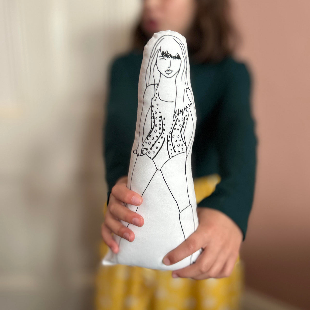 Taylor Swift - Sew Your Own Idol Craft Kit – Fat Hen And Flo